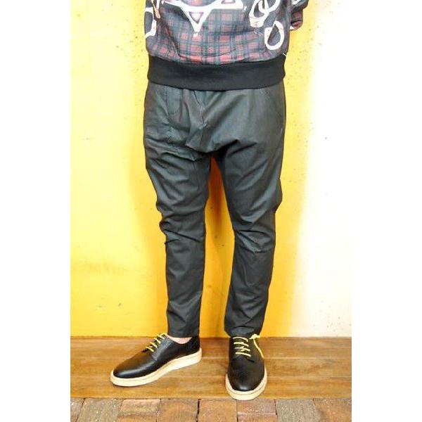 素材COTTON 100%参考サイズS：W81　股下60　もも幅33　裾幅15,5M：W86　股下61　もも幅33　裾幅16,5その他2010年にイタリアで誕生したブランド『MINIMAL(ミニマル)』。「イタリア国内で生み出される」ことを...