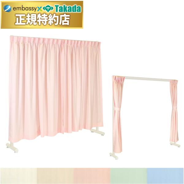 室内のレイアウトを変えることなくゲートを設置。センター部分で簡単に開閉できるマグネット付きランナー。ゲートをスッキリ素敵に演出。