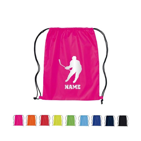 名入れランドリーバッグとは？ポリエステルのナップサック（リュックサック）。スポーツ別のシルエットにお名前が入れられるので、運動部などの部活のチーム名や学校名を入れたり、同好会などの名称を入れたりとさまざまな使い方が考えられ、とても人気の高い...