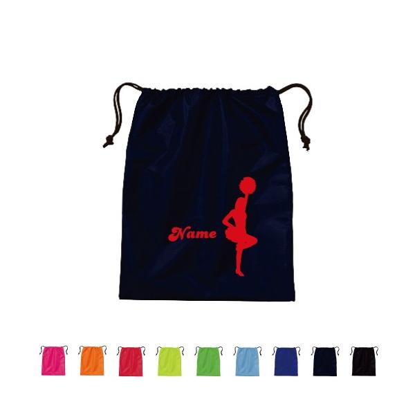 名入れシューズバッグとは？巾着タイプのポリエステルバッグ。室内履きや外履きの専用シューズなどを入れるのに最適なバッグです。スポーツ別のシルエットにお名前が入れられるので、運動部などの部活のチーム名や学校名を入れたり、同好会などの名称を入れた...
