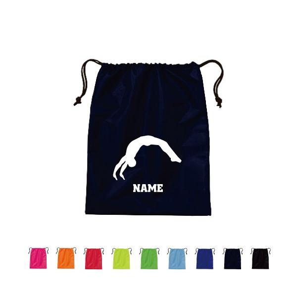 名入れシューズバッグとは？巾着タイプのポリエステルバッグ。室内履きや外履きの専用シューズなどを入れるのに最適なバッグです。スポーツ別のシルエットにお名前が入れられるので、運動部などの部活のチーム名や学校名を入れたり、同好会などの名称を入れた...