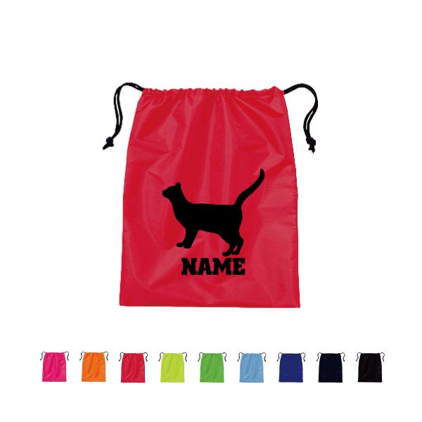 名入れシューズバッグとは？巾着タイプのポリエステルバッグ。室内履きや外履きの専用シューズなどを入れるのに最適なバッグです。シルエットデザインにお名前が入れられるので、部活のチーム名や学校名を入れたり、同好会などの名称を入れたりとさまざまな使...