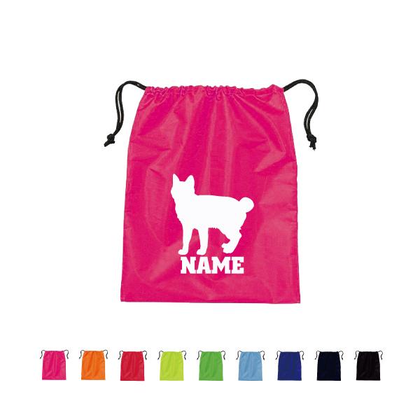 名入れシューズバッグとは？巾着タイプのポリエステルバッグ。室内履きや外履きの専用シューズなどを入れるのに最適なバッグです。シルエットデザインにお名前が入れられるので、部活のチーム名や学校名を入れたり、同好会などの名称を入れたりとさまざまな使...