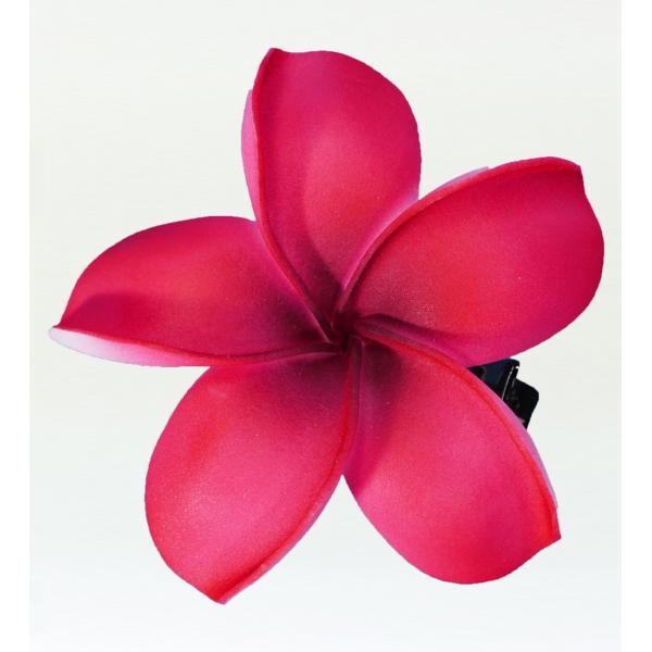 プルメリア ヘアクリップは大きさも手頃で、髪に留めてご使用できます。ホイケにも練習のアクセントにも使用できます。 （小物・アクセサリー・グッズ等 2個以上のご注文の場合、梱包はまとめさせていただきます。）※手作りですので１つ１つ多少違いがあ...