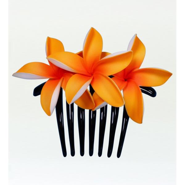 プルメリア3連ヘアコームは大きさも手頃でおすすめです。ホイケにも練習のアクセントにも使用できます。 （小物・アクセサリー・グッズ等 2個以上のご注文の場合、梱包はまとめさせていただきます。）※手作りですので１つ１つ多少違いがあります。※入荷...