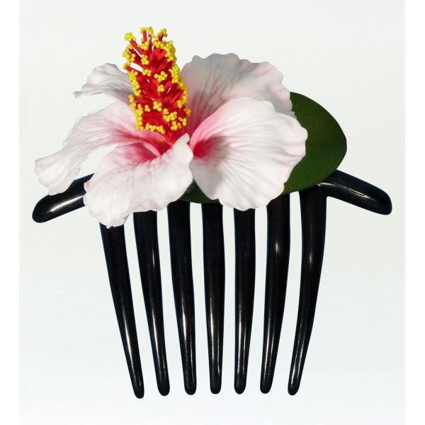 ハイビスカスヘアコームは大きさも手頃でおすすめです。ホイケにも練習のアクセントにも使用できます。 （小物・アクセサリー・グッズ等 2個以上のご注文の場合、梱包はまとめさせていただきます。）※手作りですので１つ１つ多少違いがあります。※入荷時...
