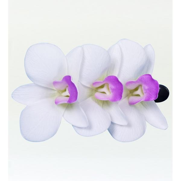 オーキッド3連ヘアクリップは大きさも手頃で、髪に留めてご使用できます。ホイケにも練習のアクセントにも使用できます。 （小物・アクセサリー・グッズ等 2個以上のご注文の場合、梱包はまとめさせていただきます。）※手作りですので１つ１つ多少違いが...