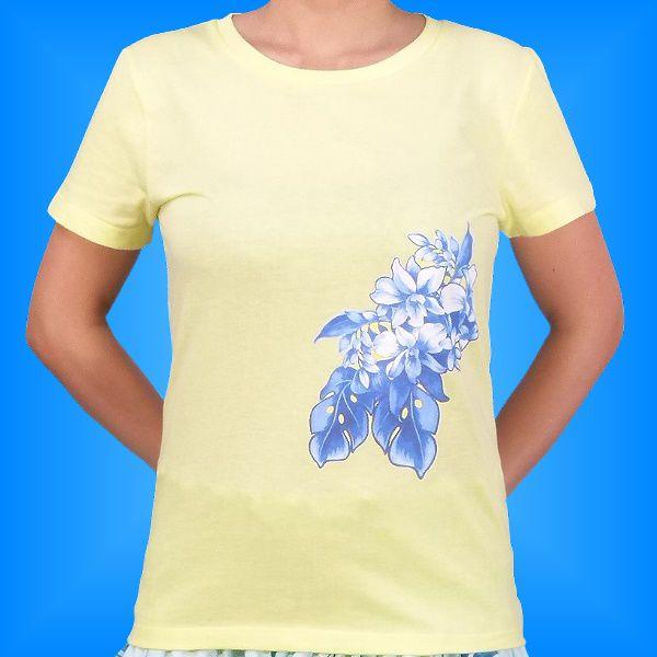 フロントにカトレアとプルメリアをデザインした華やかなフラTシャツです。グラデーションのデザインがパウスカート等にコーディネート出来ます。 ※プリント部分のアイロンはご遠慮ください。身丈：65cm適応ヌード寸法：バスト89〜95cm／ ウエス...