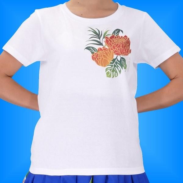 フロントにトーチジンジャーをデザインした華やかなフラTシャツです。すっきり見えてパウスカートにも合わせやすいのが特徴です。※プリント部分のアイロンはご遠慮ください。身丈：59cm適応ヌード寸法：バスト77〜83cm／ ウエスト75〜81cm...