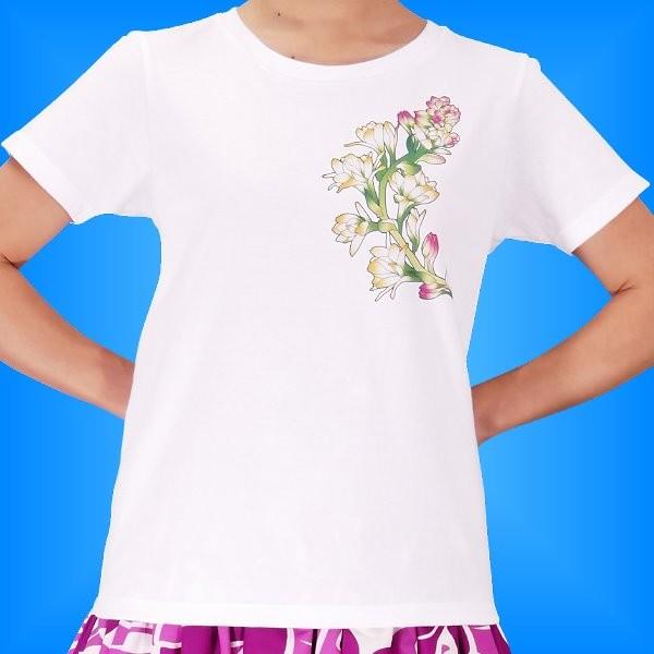 フロントにチューブローズをデザインした華やかなフラTシャツです。すっきり見えてパウスカートにも合わせやすいのが特徴です。※プリント部分のアイロンはご遠慮ください。身丈：62cm適応ヌード寸法：バスト83〜89cm／ ウエスト81〜87cm ...