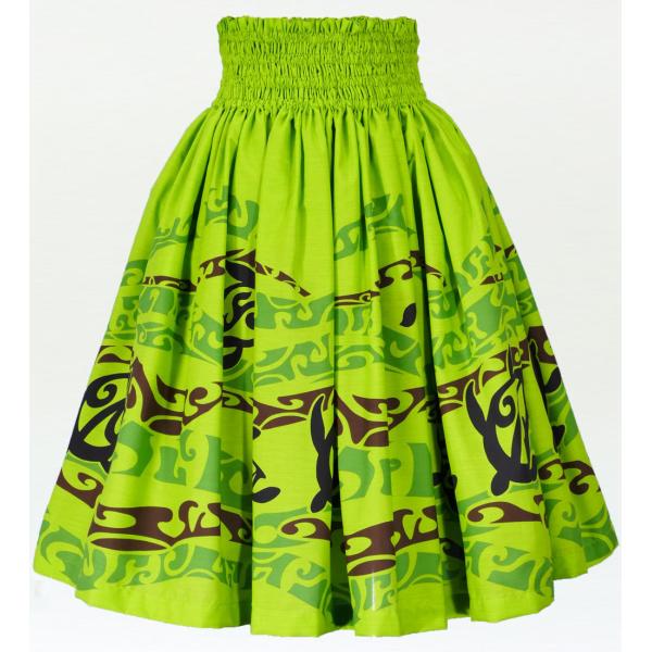 ハワイより直輸入のT/C ポリコットンハワイアンファブリックを高品質な自社工場で縫製。ホヌプリントの73cm丈パウスカートです。(柄の出方は異なる場合がございます。) スカート丈：73cm（ゴム入れ前75cm）適応ヌード寸法：ウエスト59〜...