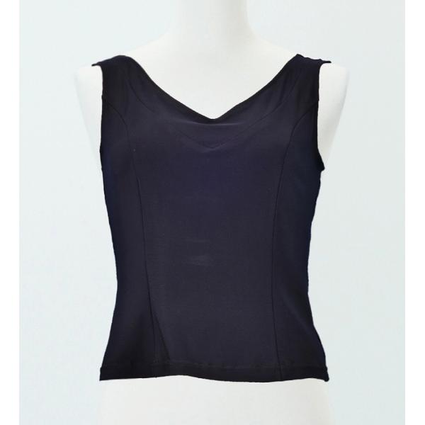 伸縮性がありすっきりとしたデザインのニットノースリーブブラウス。ボレロやシージョを羽織ったり、ファルダとのコーディネートにも活躍する一枚です。豊富なカラーバリエーションご用意しました！着丈：51cm適応ヌード寸法：バスト80〜93cm／ ウ...