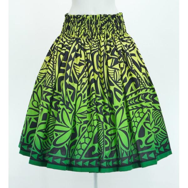 ハワイより直輸入のT/C ポリコットンハワイアンファブリックを高品質な自社工場で縫製。73cm丈パウスカートです。(柄の出方は異なる場合がございます。) スカート丈：73cm（ゴム入れ前75cm）適応ヌード寸法：ウエスト59〜85cm（脇ゴ...