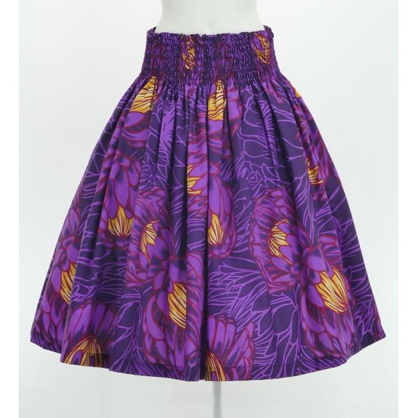 ハワイより直輸入のT/C ポリコットンハワイアンファブリックを高品質な自社工場で縫製。73cm丈パウスカートです。(柄の出方は異なる場合がございます。) スカート丈：73cm（ゴム入れ前75cm）適応ヌード寸法：ウエスト59〜85cm（脇ゴ...