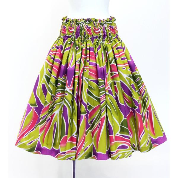 フラダンス パウスカート シングル78cm丈 パープル 3108ハワイより直輸入のT/C ポリコットンハワイアンファブリックを高品質な国内自社工場で縫製。身長の高めの方には78cm丈をご用意。(柄の出方は異なる場合がございます。)スカート丈...