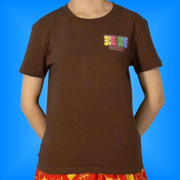 日本でも人気のハワイアンキルト。そんな可愛いキルト柄が胸元と背中に入りました。キルトのカラーはハワイの象徴でもある「虹」をイメージしたRainbowカラーに。HULAレッスン以外にも合わせやすいデザインです。 ※プリント部分のアイロンはご遠...