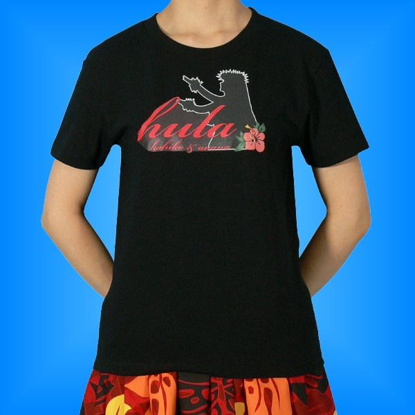 フラガールのシルエットとハイビスカスを組み合わせた可愛らしさの中に、どこか大人っぽさもあり、パウスカートに合わせやすいデザインです。バックプリントにも「HULA Kahiko&amp;Auana」のロゴ入り。 ※プリント部分のアイロンはご遠...