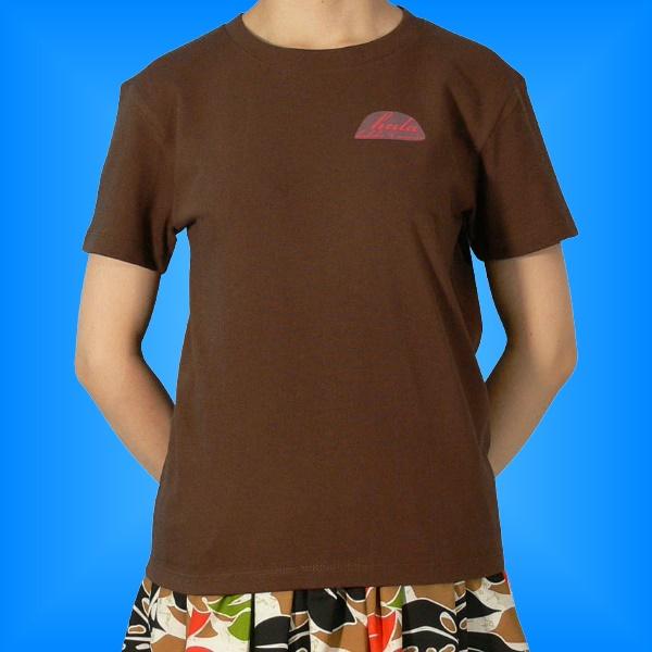 胸元に「HULA Kahiko&amp;Auana」のシンプルなロゴ入を入れました。バックプリントにはフラガールのシルエットとハイビスカスを組み合わせたパウスカートに合わせやすいデザインです。 ※プリント部分のアイロンはご遠慮ください。身丈...