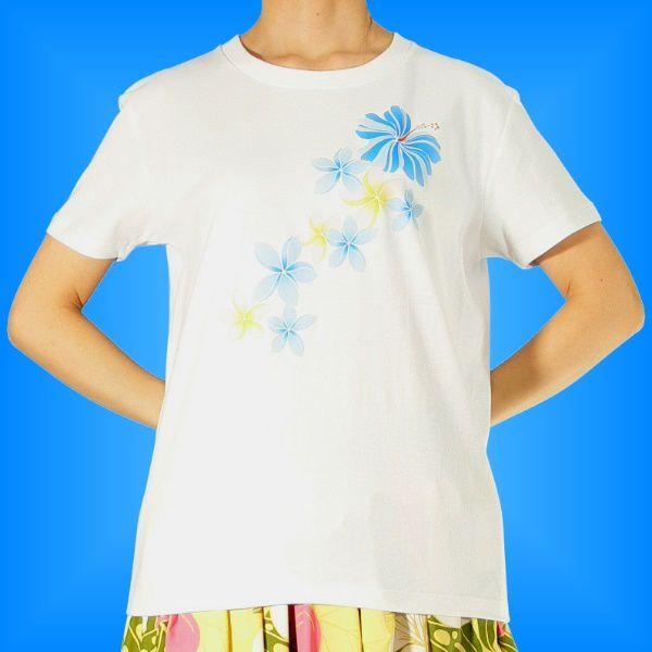 フラで最も愛される花ハイビスカスとプルメリアをモチーフにしたフラTシャツです。フロントには斜めにハイビスカスとプルメリアをプリント。バックには肩にプルメリアをプリントしました。すっきり見えてパウスカートにも合わせやすいのが特徴です。※プリン...