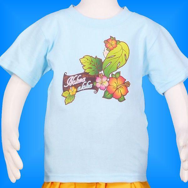 モンステラ、ハイビスカス、フラガール がモチーフのプリントTシャツ。カラフルでかわいらしい色使いながら、少しオトナな雰囲気もあるデザインで、おしゃれなお子さまにはピッタリ！普段着としてもオススメです。「Nohea」とはハワイ語で「美しい・か...