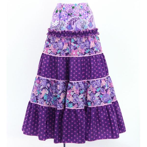 フラメンコ ティアードスカート ローズ×水玉 パープル FS-65生地から縫製に至るまで、全ての工程を国内で行った日本製の商品。emikaオリジナルプリント生地を使用したティアードファルダです。伸縮性・高級感のあるストレッチベロア生地で腰回...