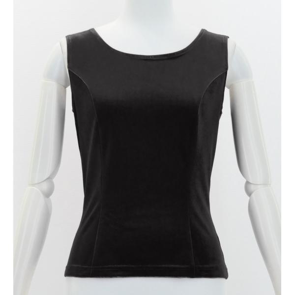 ★emikaオリジナルデザイン★生地から縫製に至るまで、全ての工程を国内で行った日本製の商品。伸縮性・高級感のあるストレッチベロア生地で仕上げたノースリーブブラウス。ボレロやシージョを羽織ったり、ファルダとのコーディネートにも活躍する一枚で...