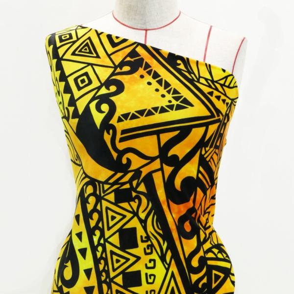 オリジナルプリントのストレッチベロア生地。縦横方向にストレッチのある、柔らかな起毛生地です。鮮やかな光沢感があり、高級感を演出してくれます。マーメイドスカートやドレスなどの、体にフィットしたデザインの衣装への使用もおすすめです。柄の大きさは...