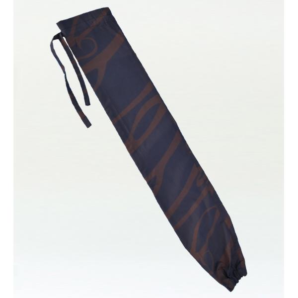 パウスカート用のパウケースです。練習等の持ち運びに便利です。(柄の出方は異なる場合がございます。)幅：17.5cm長さ：78cm素材：ポリエステル65% 綿35%※生産ロットによって仕様変更がある場合がございますのでご了承ください。※入荷時...