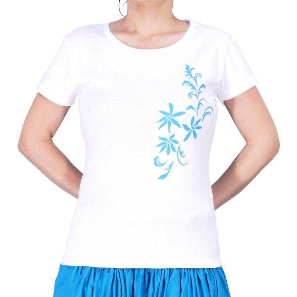 フロントにティアレをデザインした華やかなフラTシャツです。伸縮性のあるフライス素材を使用したTシャツはボディにフィットして、ボディラインをすっきり見せてくれます。※プリント部分のアイロンはご遠慮ください。身丈：62cm適応ヌード寸法：バスト...