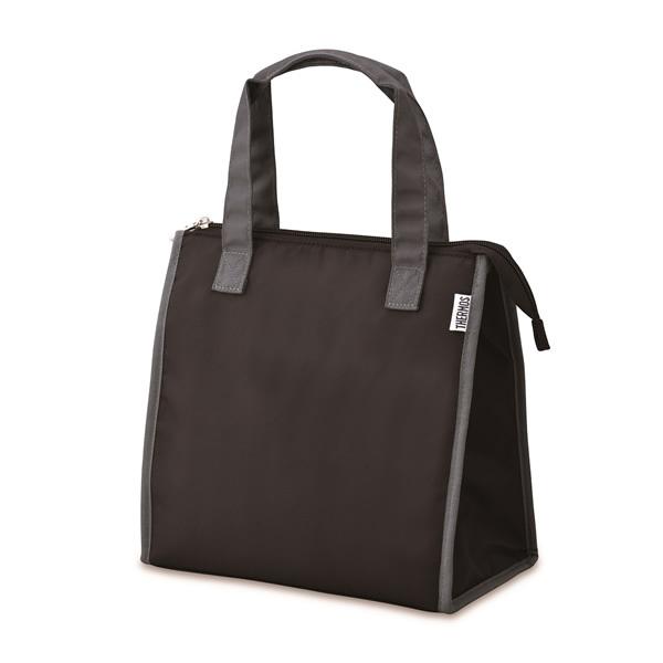 サーモス 保冷ランチバッグ  約5L RFC-005-BK ブラック◎しっかり保冷で安心！500mlのペットボトルも入る大きめサイズのランチバッグです。　口元が大きく開くので、幅広のお弁当箱も入れやすい！■口元が大きく開いて入れやすい　ボッ...