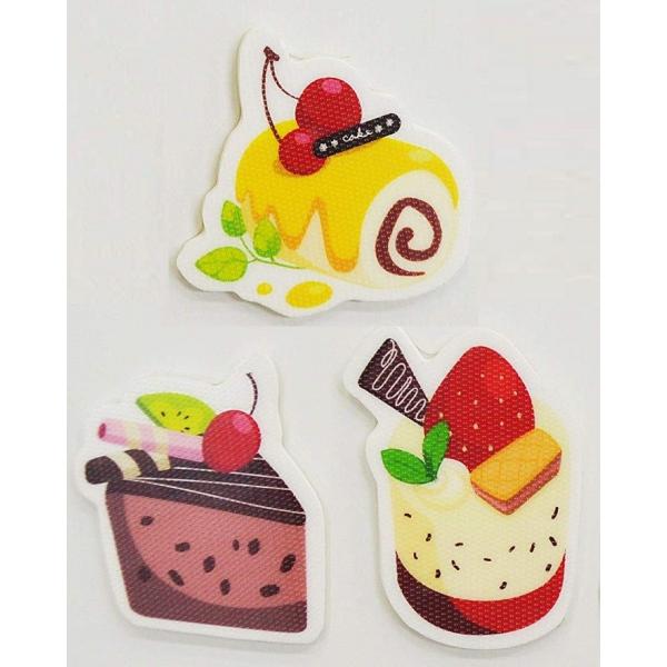 いいもの見つけた！便利キャッチフック。かわいいキャラクターがフックに早変わり！キッチン周りがスッキリ＆便利になります。●ふきん、不織布クリーナーなどをワンタッチ収納！●貼るだけでループ状繊維製品・ナイロン不織布製品などをワンタッチでキャッチ...