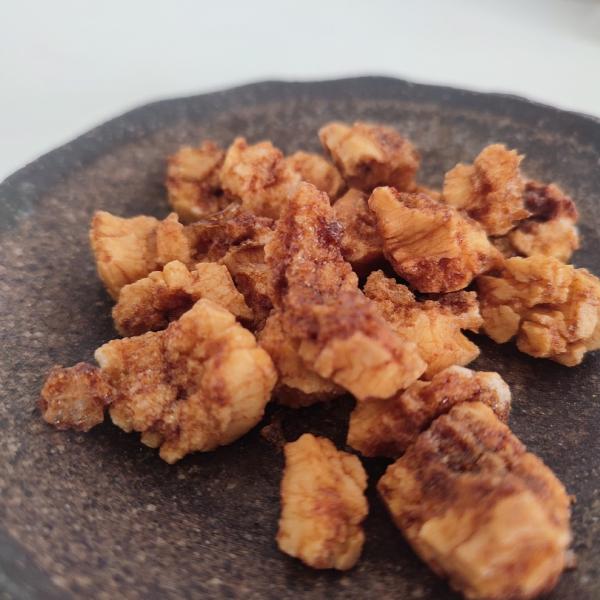 ＜原材料＞餅米（宮城県産）　醤油（大豆・小麦含む）、砂糖、鰹出汁、昆布だし、みりん、レモン果汁内容量　１５０ｇ保存方法　直射日光、高温多温を避けて保存してください。賞味期限　製造日より６０日無選別になります。栄養成分表示（100gあたり）エ...