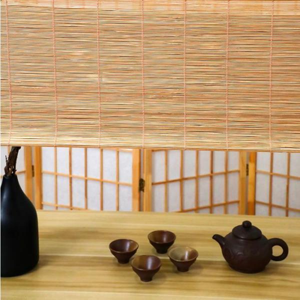 強い日差しを遮ったり目隠しはしたいけど明るさや風は取り入れたい窓におすすめの簾。自然な風合いの竹製で、安価ながら巻き上げ用のコード付きでとても使いやすく、窓の外でも室内でもどちらでもお使いいただけます。当社バイヤーが直接ヨーロッパで買い付け...