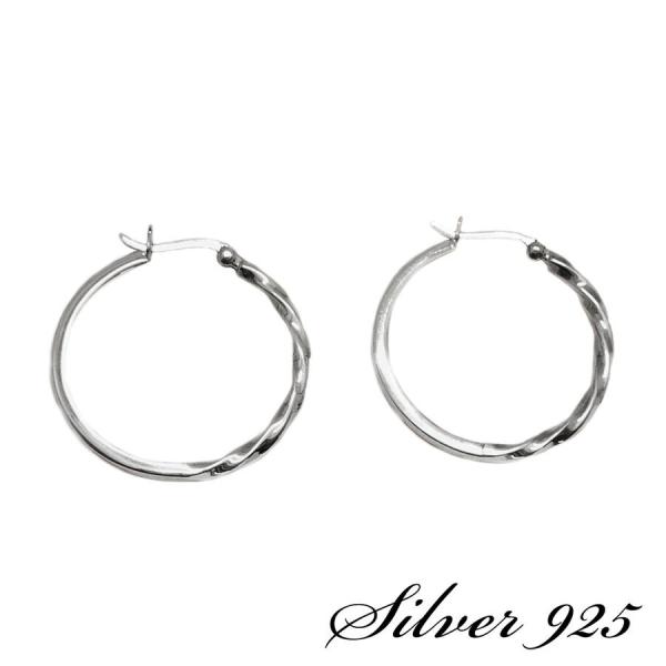 【シルバー925 ピアス】縦：約3cm横：約3cm重量：約4.1gシンプルでかわいいリングピアスです。