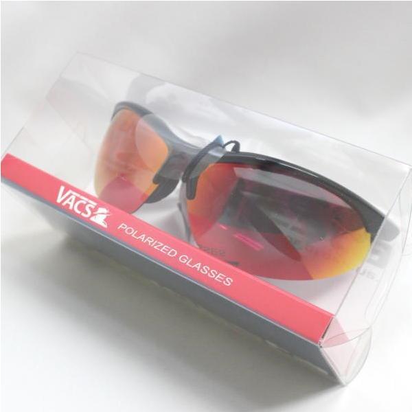 偏光レンズのサングラスです。偏光レンズは、乱反射の光を制御して一定方向の光だけを透過させるレンズです。水面や雪道での乱反射等によるギラつきを抑える効果があります。スポーツやフィッシングの際にあると便利です。ブランド：solfiesta ソル...