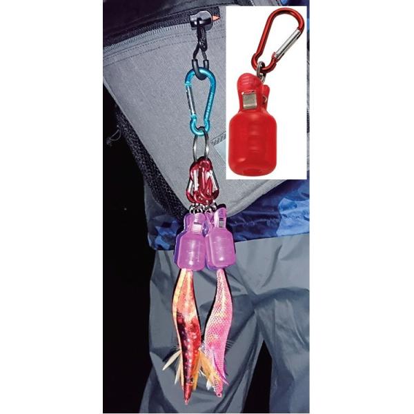 話題のエギホルダーが簡単にできる!エギをワンタッチで安全に固定そのままぶら下げて移動→釣りが可能に釣り場では素早いローテーション自宅や車内での保管にも便利!カバーごと丸洗いし、乾燥できますお好みの(市販の)カラビナを使って、自作の『エギホル...