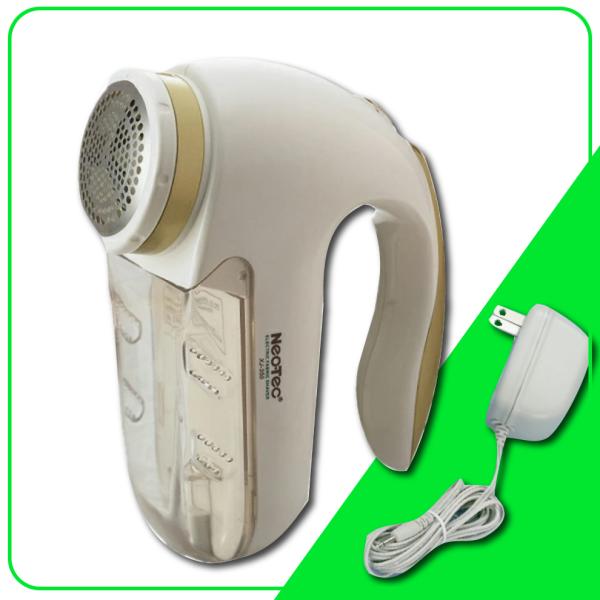 ジャンボでパワフルな毛玉取りが登場衣服はもちろん、カーペットやカーテンの毛玉も楽々取れる！●直径6.5cm のワイドカッター　広いスペースも楽々素早く毛玉取り♪●大きなダストボックス　ゴミ捨ての手間が少なくて楽々●握りやすいハンドル　長時間...