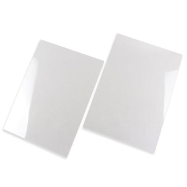 【商品説明】 透明プラ板です。油性マーカーなどで好きな絵を描いてキーホルダーを作ろう♪■作り方■1.油性、耐水ペンで絵を描く2.ハサミで切る3.オーブンに入れる。（180度で1〜2分。）くねくねと曲がるが、平らになるまで待つ。4.出来上がり...