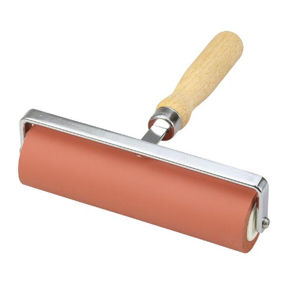 【商品説明】 壁紙クロス、滑り止めテープ、アルミテープの貼りつけ、版画や空気抜き作業等に使えるゴムローラーです。■商品名　転圧ゴムローラー 赤 φ45×164mm 6インチ■サイズ(約)　商品サイズ：φ45×164mm梱包サイズ：185×1...