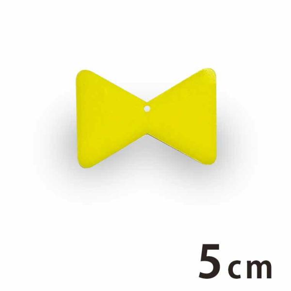 可愛いシルエットに穴が開いたパーツです。マルカンとカニカンを付けてチャームにしたり、レジンでデコレーションしても♪【ご購入前に必ずお読みください】注文確認メール送付後のキャンセルはご遠慮ください。■サイズ 横×縦 50mm×35mm 厚さ2...