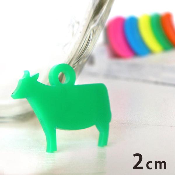 【ご購入前に必ずお読みください】注文確認メール送付後のキャンセルはご遠慮ください。■商品名 アンシャンテラボ アクリルチャーム2cm うし■サイズ（約） 横×縦 20mm×15.5mm 厚さ2mm 穴2mm■セット内容 ×1■ポスト投函配送...