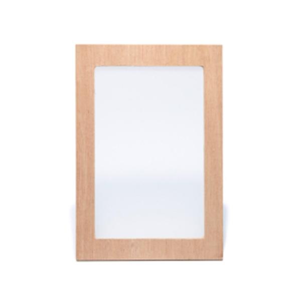 スクリーンプリントをするときに使います。約13.5×10cmくらいの絵柄の大きさがプリントできます。ピグティントのラメも通る目の粗さです。■商品名　スクリーン枠＃120■サイズ(約)　22×15cm■材質　テトロン紗・合板■発売元　桂屋ファ...