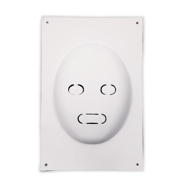 【商品説明】 目と口穴の開閉が選べ、タテヨコと使い方自由。様々な素材を使って作品が作れます。フチの四隅には穴が開いており、ひも等で壁につなげて作品が展示できます。フチを切るときはハサミで、面部分はダンボールカッターで切れます。●着色できます...