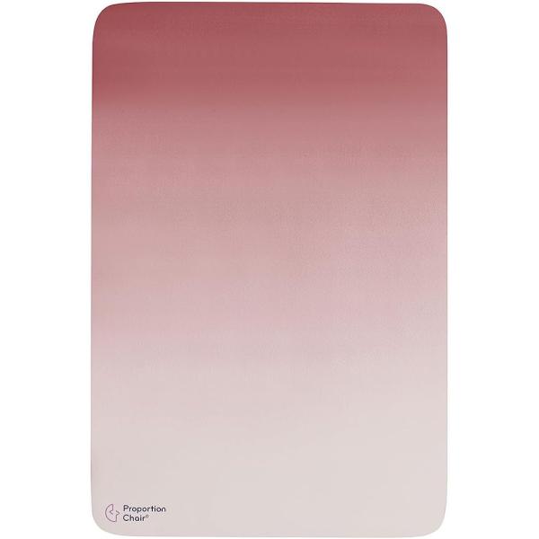 生地：ポリエステル100％、中身：発泡ゴム、滑り止め：合成ゴムプロポーションチェア(R)をご使用していると前後キャスターの動きで床への傷や汚れが気になる場合があります。そんな傷や汚れから床を守るチェアマットが登場。床暖房対応・洗濯可能で快適...