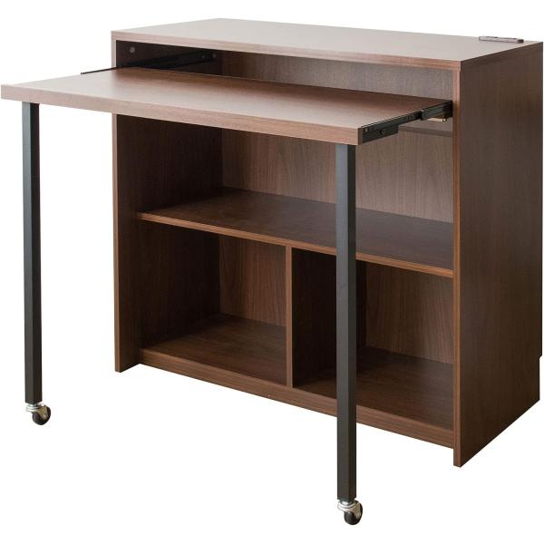 幅90cmのコンセント付きの天板とキーボードやノートが置いて出し入れできるスライダー、雑誌やファイルも入る足元収納が付いた便利なパソコンデスク『Lariado（ラリアード）』。スライダーはA4の本やノートも置ける広々サイズでノートパソコンも...