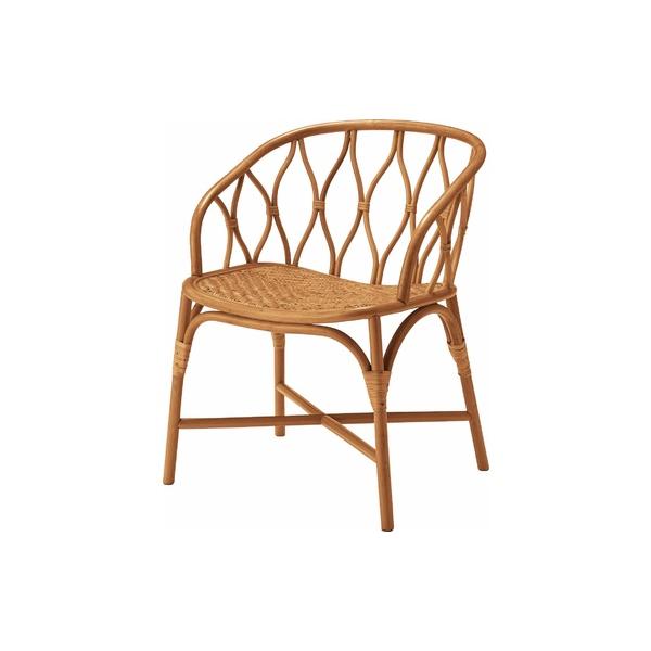 曲線を重ねた背フレームが生み出す陰影の美しさが印象的なチェア。軽快なフォルムでありながら、ラタンの質感がほどよい温もりをプラスしモダンな空間にもナチュラルな空気感をもたらします。素材感とデザインのバランスがとれた一脚としてダイニングやサロン...