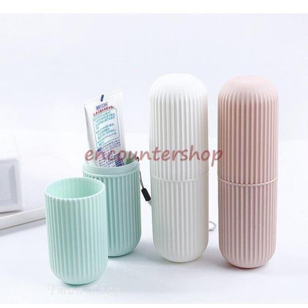 商品情報　歯ブラシ立て キャンプ 歯磨きコップ 便利 歯ブラシ立て 歯ブラシケース コップ バス用品 サニタリー ボックス 歯磨きコップ 携帯用 洗面所用品 旅行 りょこう 引っ越し 出張 衛生 商品詳細■カラー：ホワイト　グレー　グーリン...