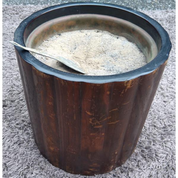 中古品です。特に欠点は見当たりませんでしたが、状態は画像にてご確認頂き、ご不明な点はお気軽にお問い合わせ下さいませ。画像の物が全てとなります。※発送までに最大で1週間程お時間を頂戴いたします。