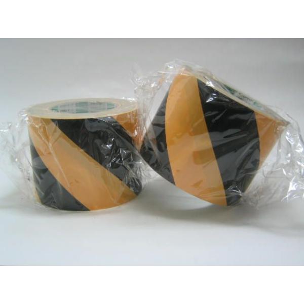 メーカー：　オカモト メーカー品番：　111商品名： 危険表示トラ模様タイプ布テープサイズ：100mmX25m巻出荷数量： 1巻単位納期：　通常 翌日出荷