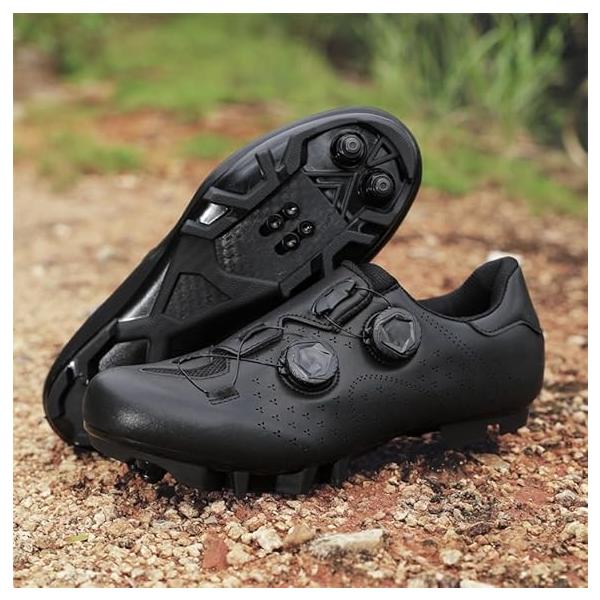 【快適で靴に強く、サイクリングを楽しむ】靴の表面は高品質で耐久性のある素材で入念に作られており、肌触りが繊細である。 走行中、両足に究極の快適な着用体験をもたらすだけでなく、優れた耐摩耗性を備え、日常の走行中の様々な摩擦と摩耗を恐れず、ライ...